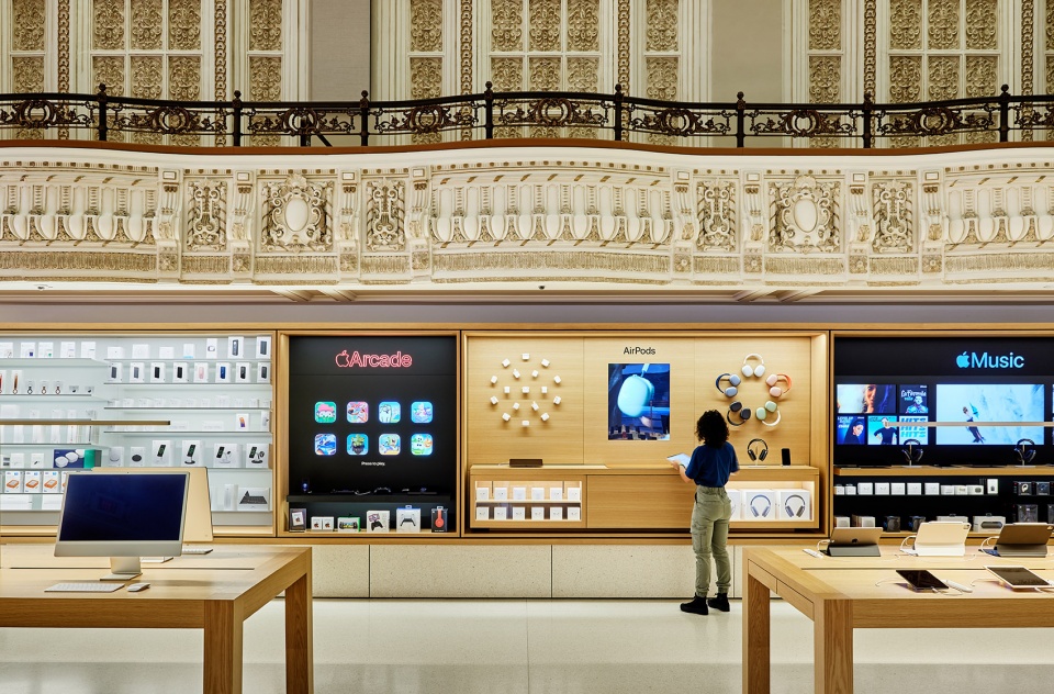 Apple Tower Theatre by Foster + Partners - 谷德设计网