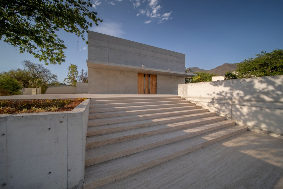 Chapel Fuego Nuevo by WRKSHP - 谷德设计网