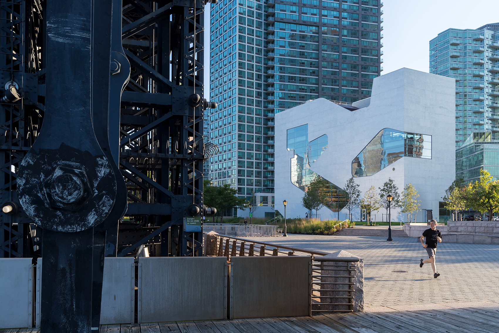 Hunters Point Library Queens by Steven Holl Architects - 谷德设计网