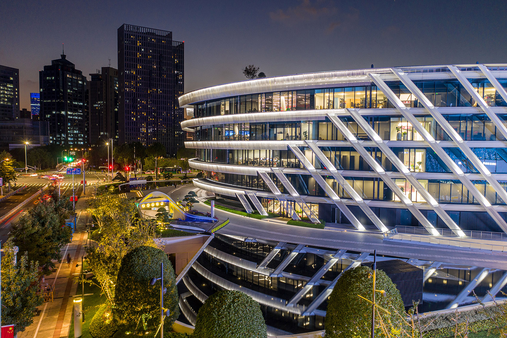 Landscape design of Ningbo·Peacebird Fashion Center by Palm Design - 谷德设计网