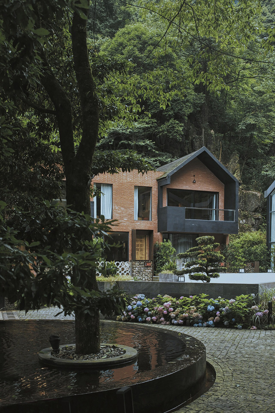 Chengdu 1979 Factory Renovated Boutique Hotel, China by OAD - 谷德设计网
