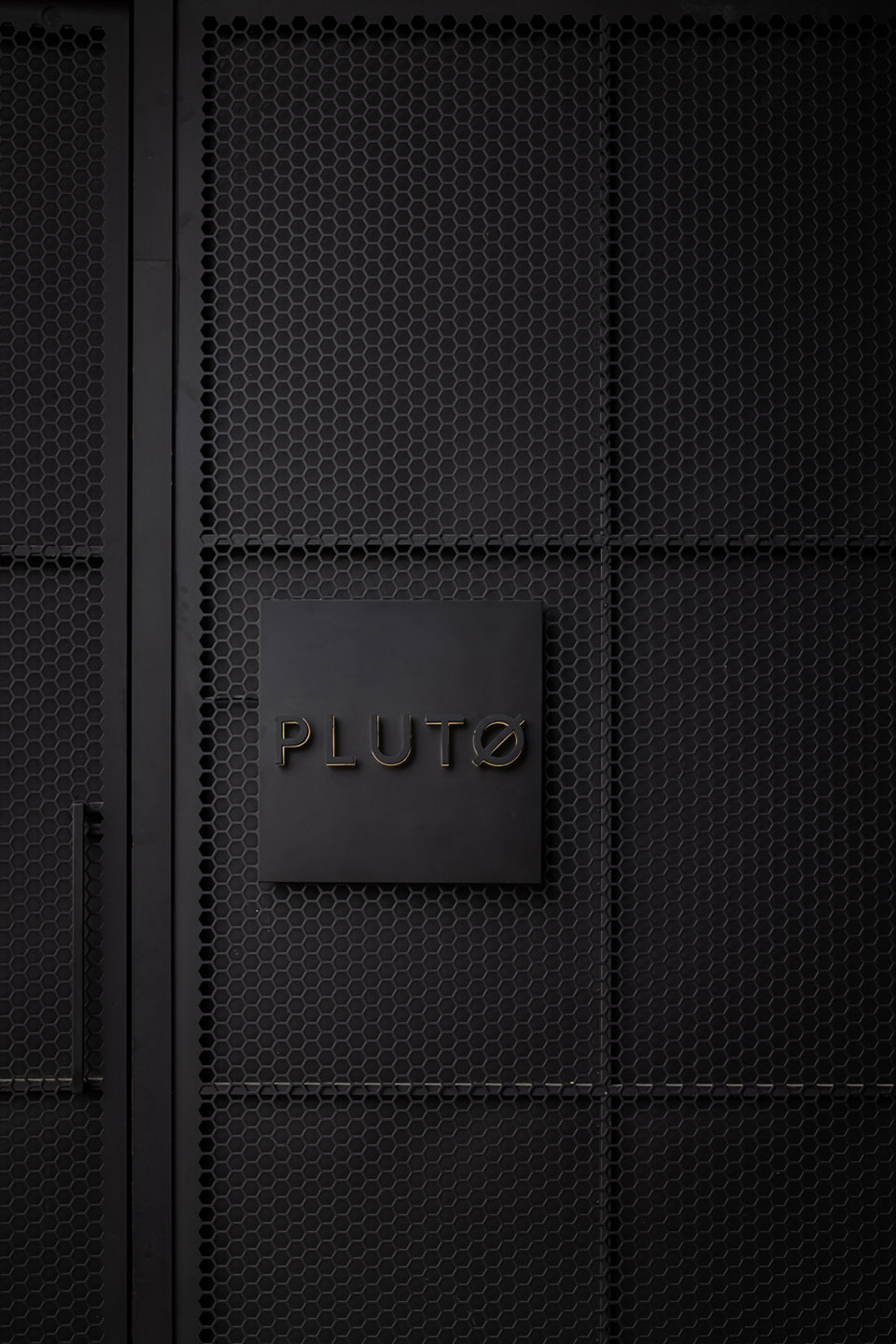 PLUTO BAR, China by triostudio - 谷德设计网