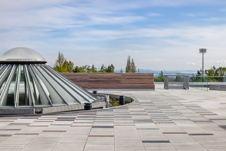 SFU Burnaby Plaza Renewal, Canada by PUBLIC - 谷德设计网