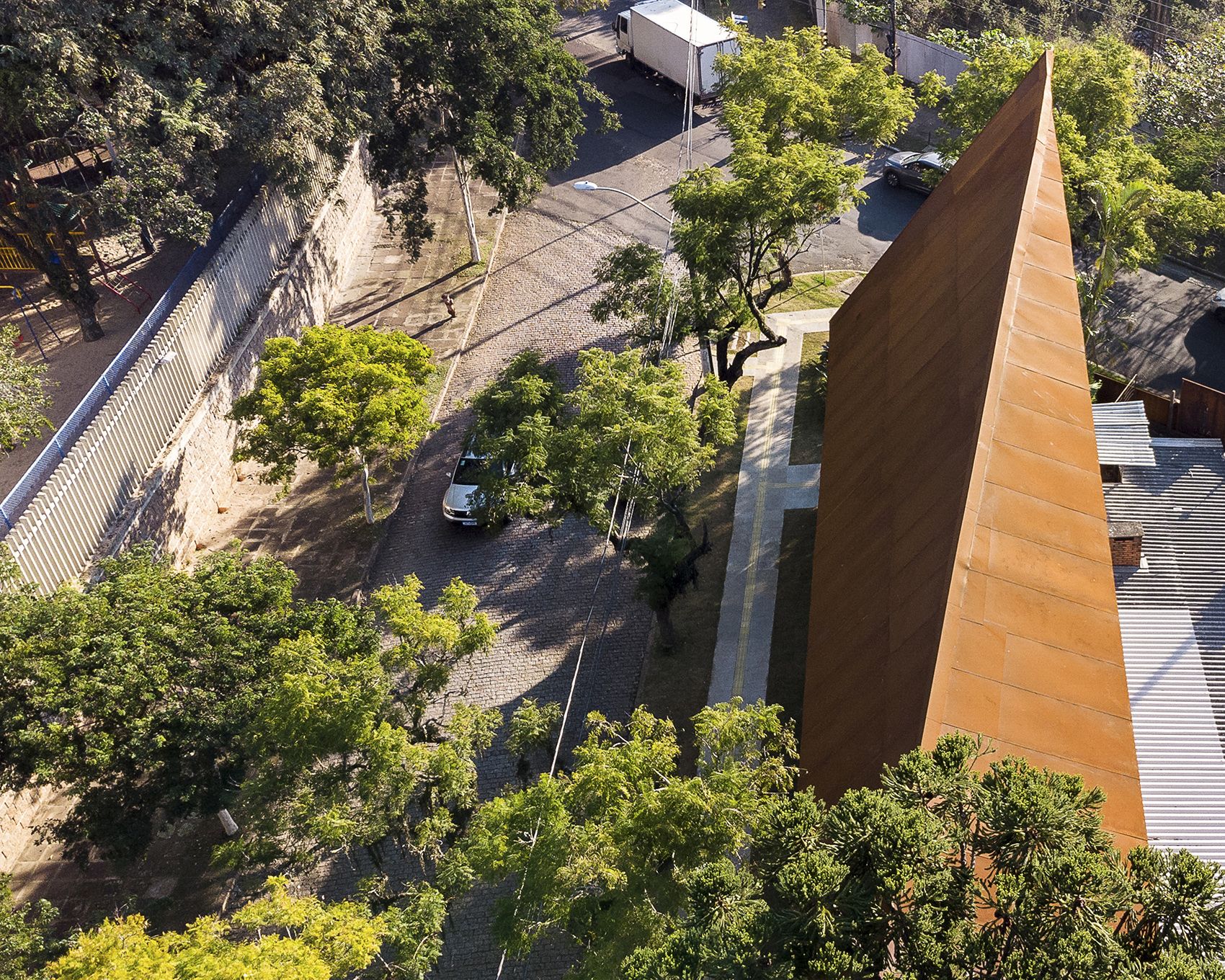 ABF Place Headquarters by MAENA design conecta - 谷德设计网