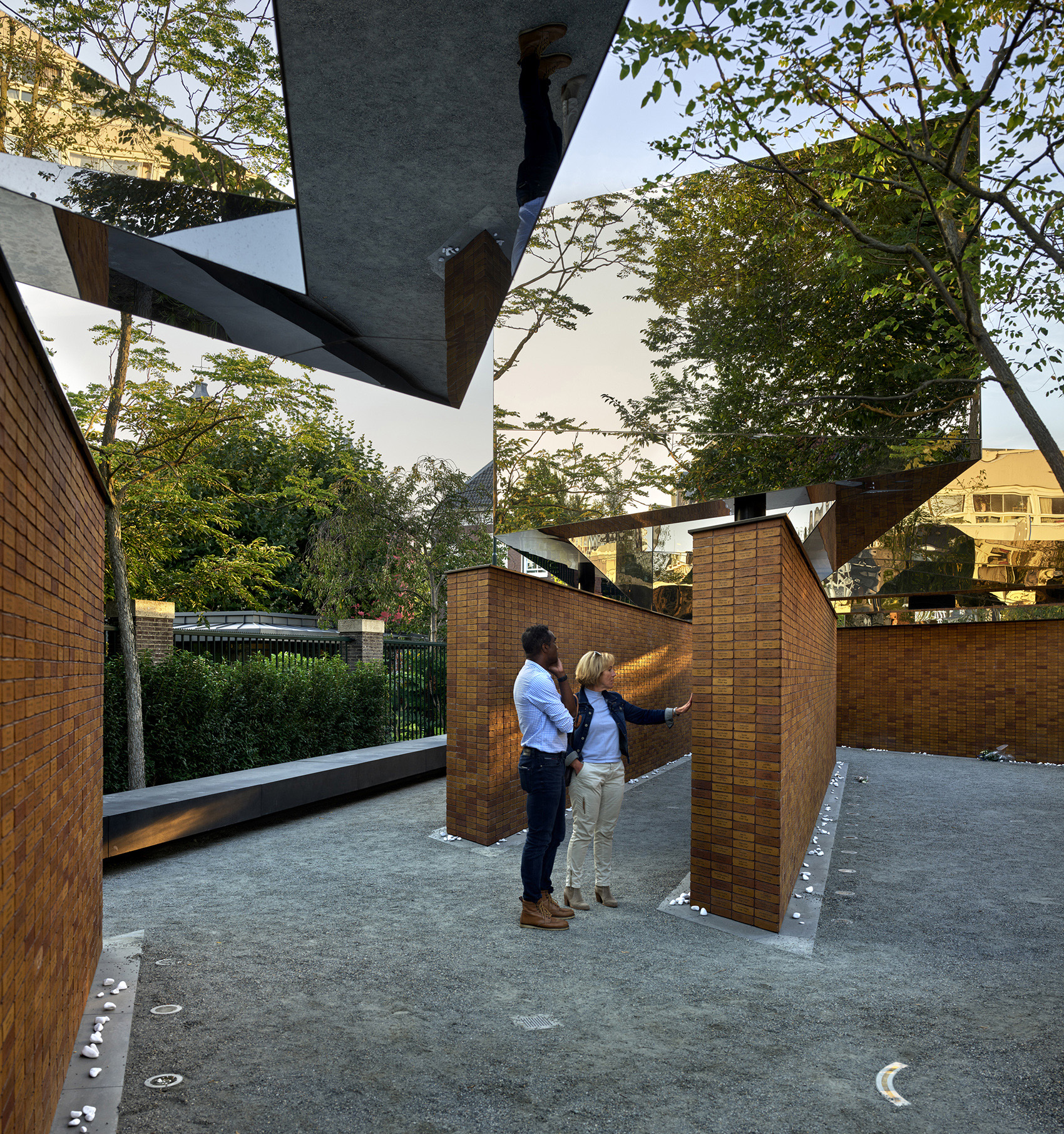 National Holocaust Names Memorial by Studio Libeskind - 谷德设计网