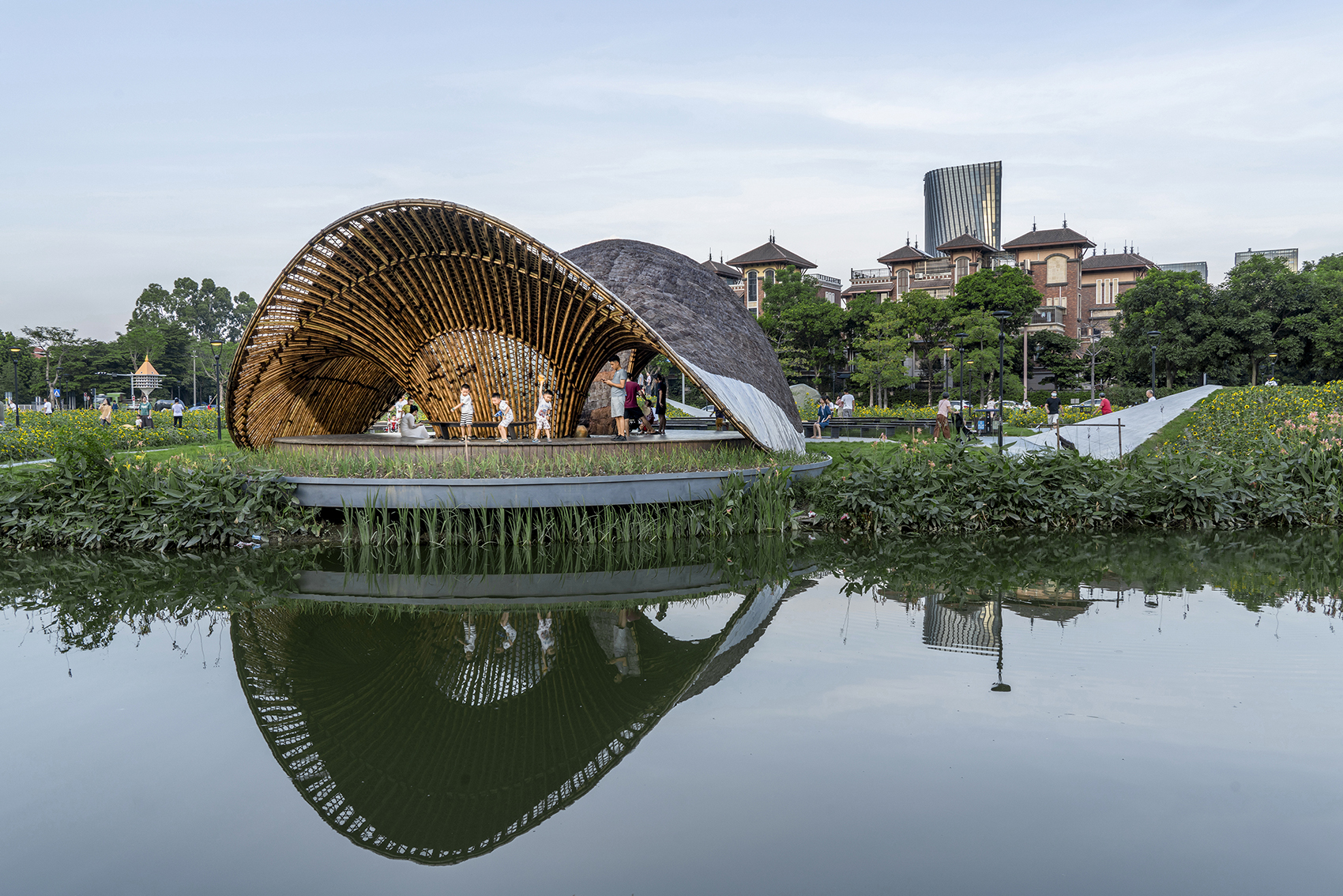Flower Field Bamboo Pavilion, China by Atelier cnS - 谷德设计网