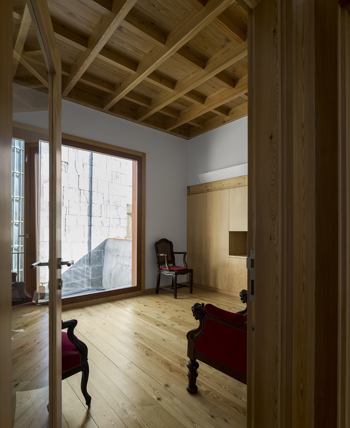 Refurbishment of Cabido Facilities by Carlos Castanheira & Clara Bastai ...