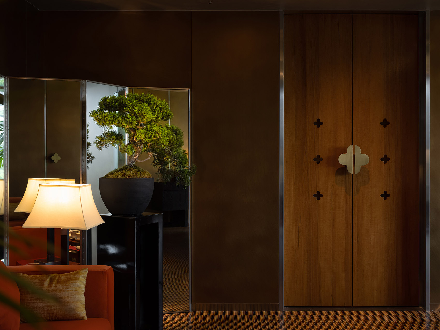 Man Chao Hui top-notch restaurant, China by Various Associates - 谷德设计网