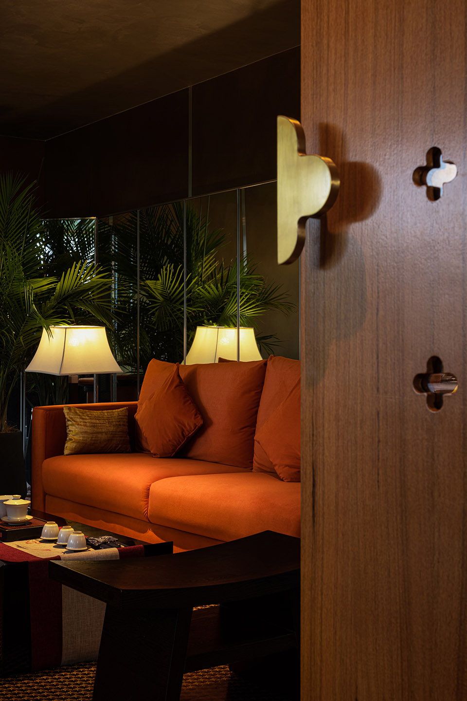 Man Chao Hui top-notch restaurant, China by Various Associates - 谷德设计网