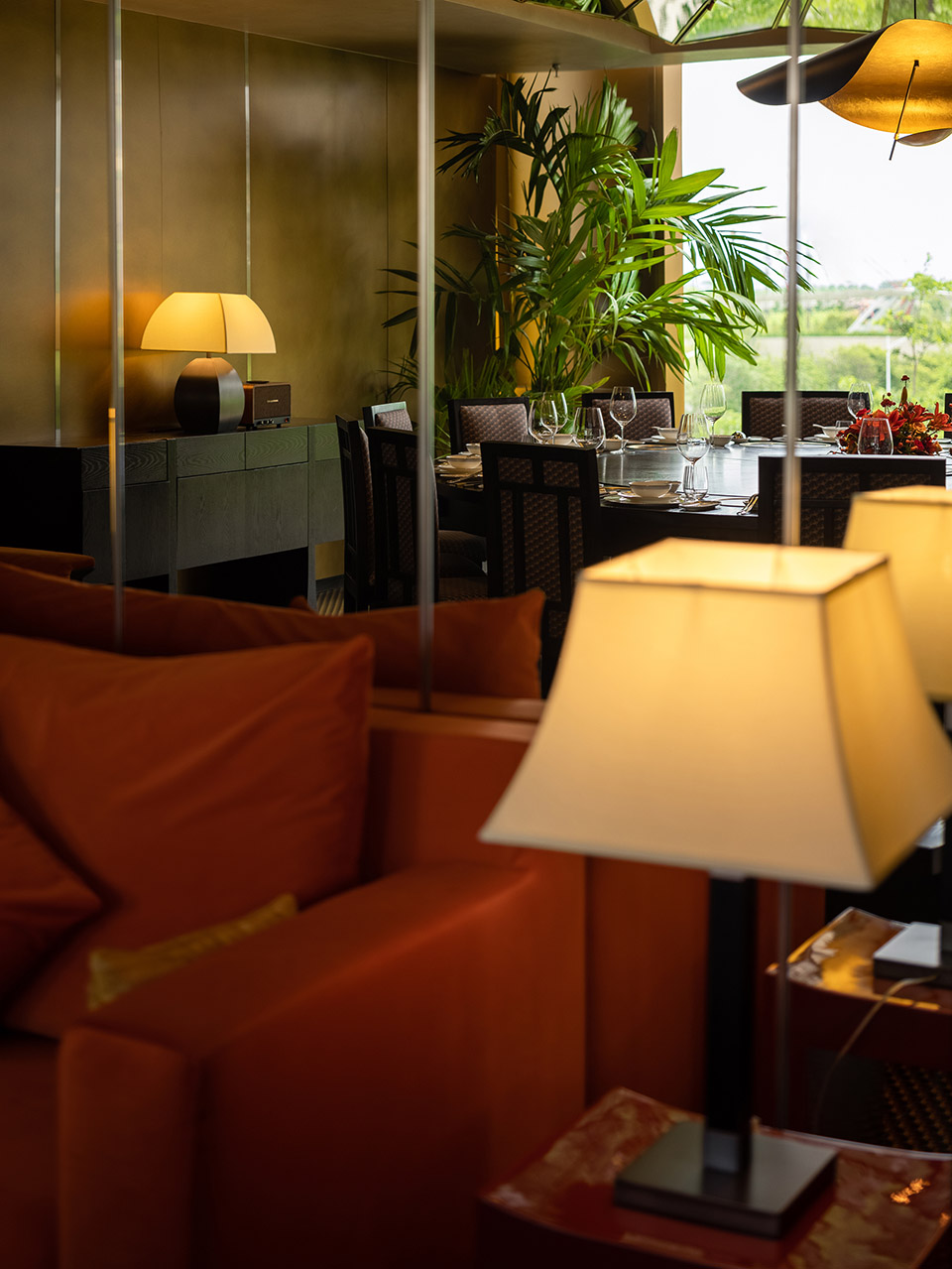 Man Chao Hui top-notch restaurant, China by Various Associates - 谷德设计网