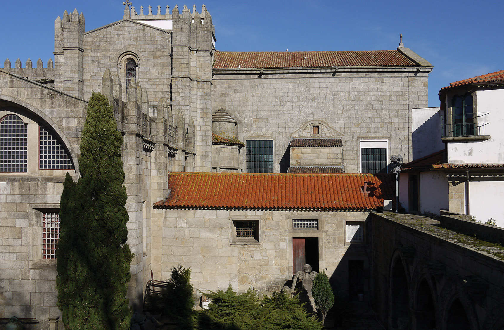 Refurbishment of Cabido Facilities by Carlos Castanheira & Clara Bastai ...