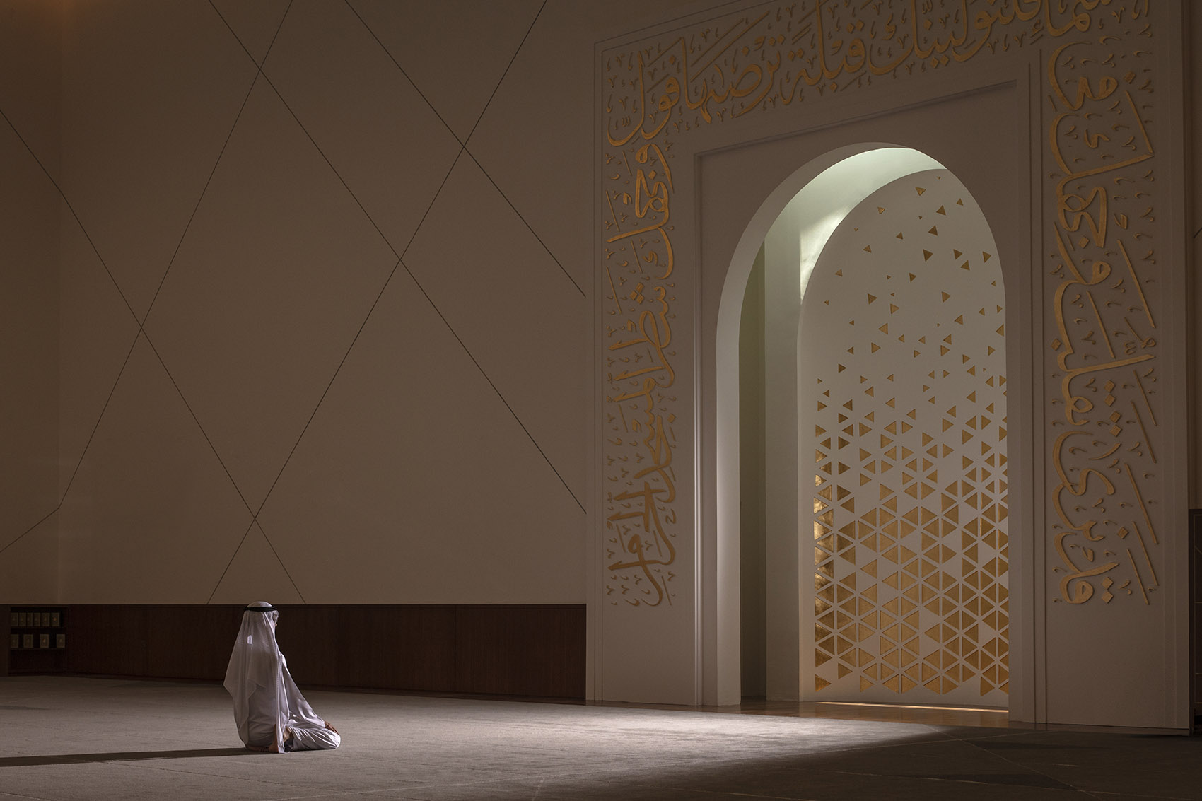 Mosque of The Late Mohamed Abdulkhaliq Gargash by Dabbagh Architects ...