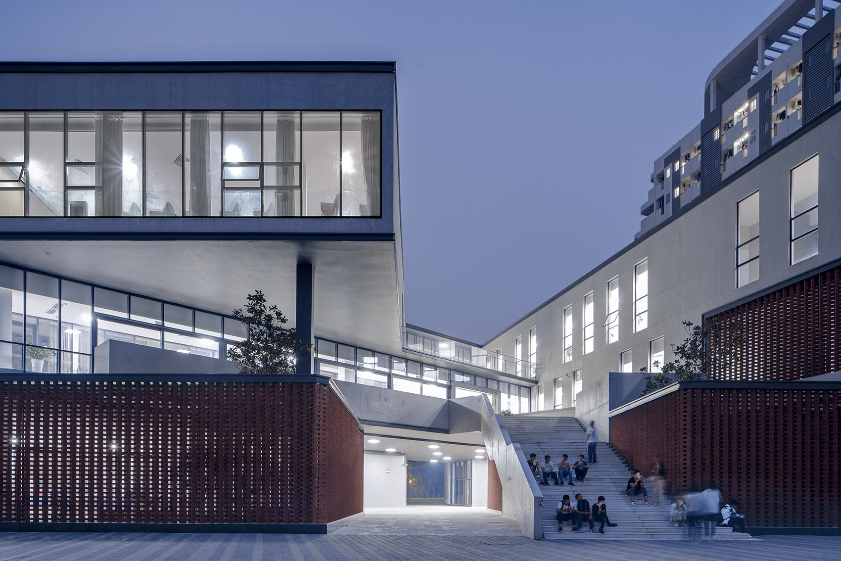 五邑大学学生服务中心，广东 / 华南理工大学建筑设计研究院有限公司 - 谷德设计网