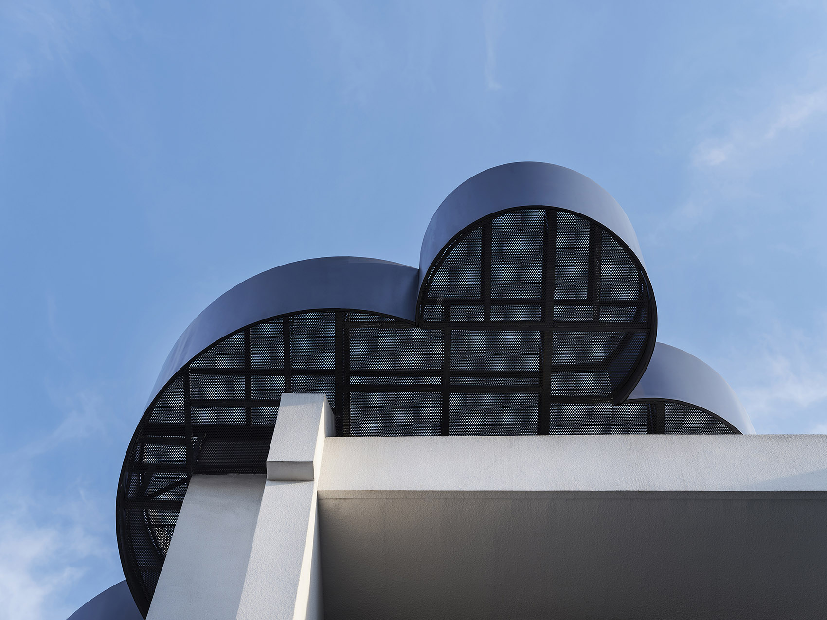 Jiangnan District Embroidered Garment Factory, China by MINAX - 谷德设计网