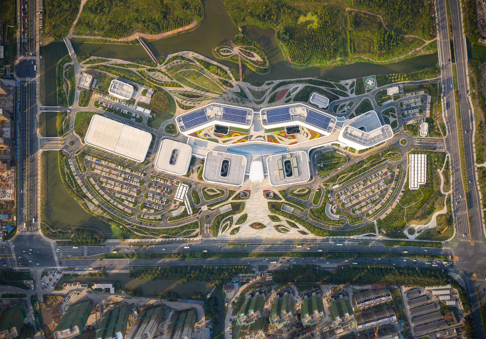 Perkins&Will Completes First Mega Hospital in China, 242,000 square ...