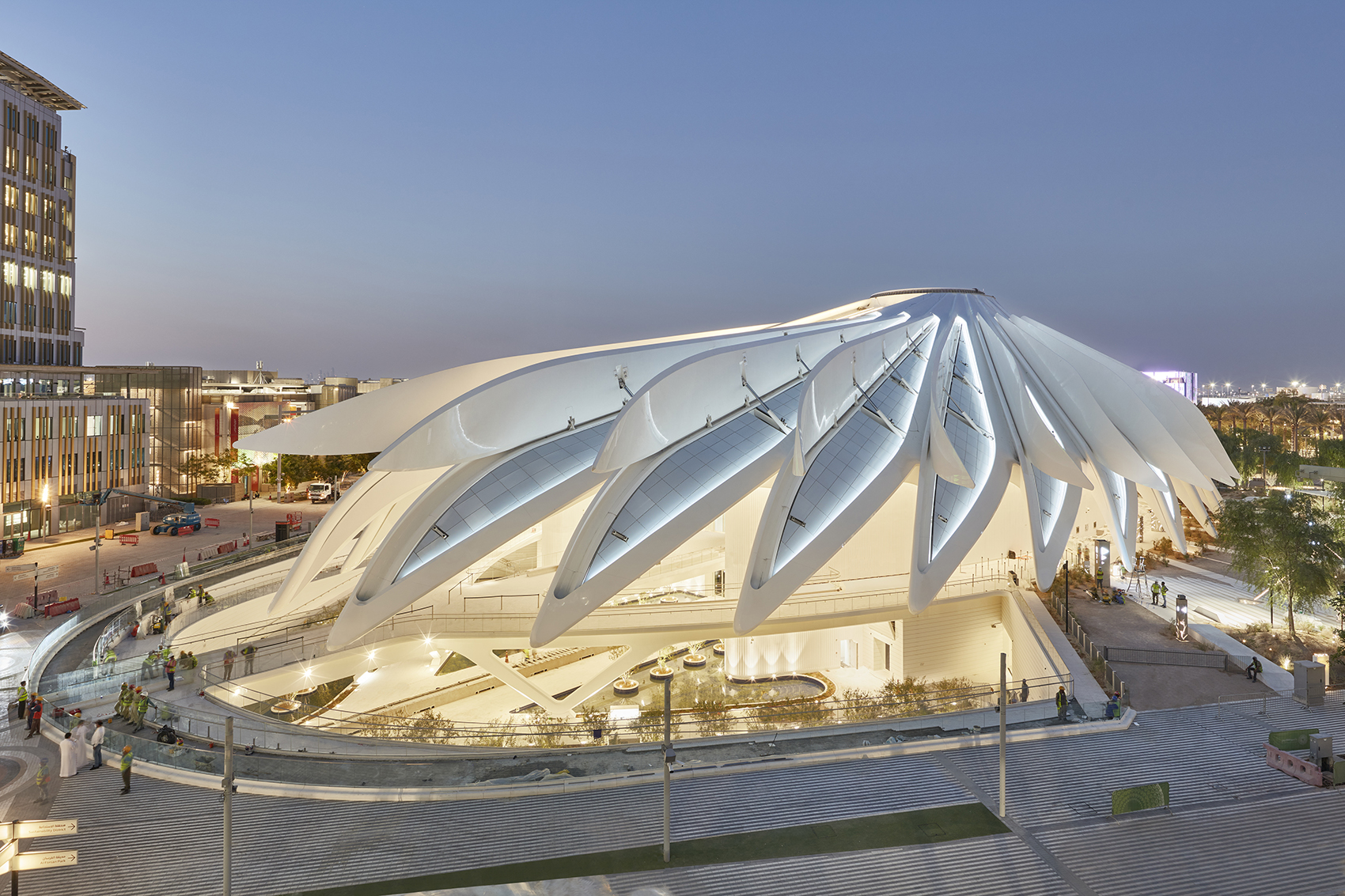 UAE Pavilion at Expo 2020 Dubai by Santiago Calatrava - 谷德设计网