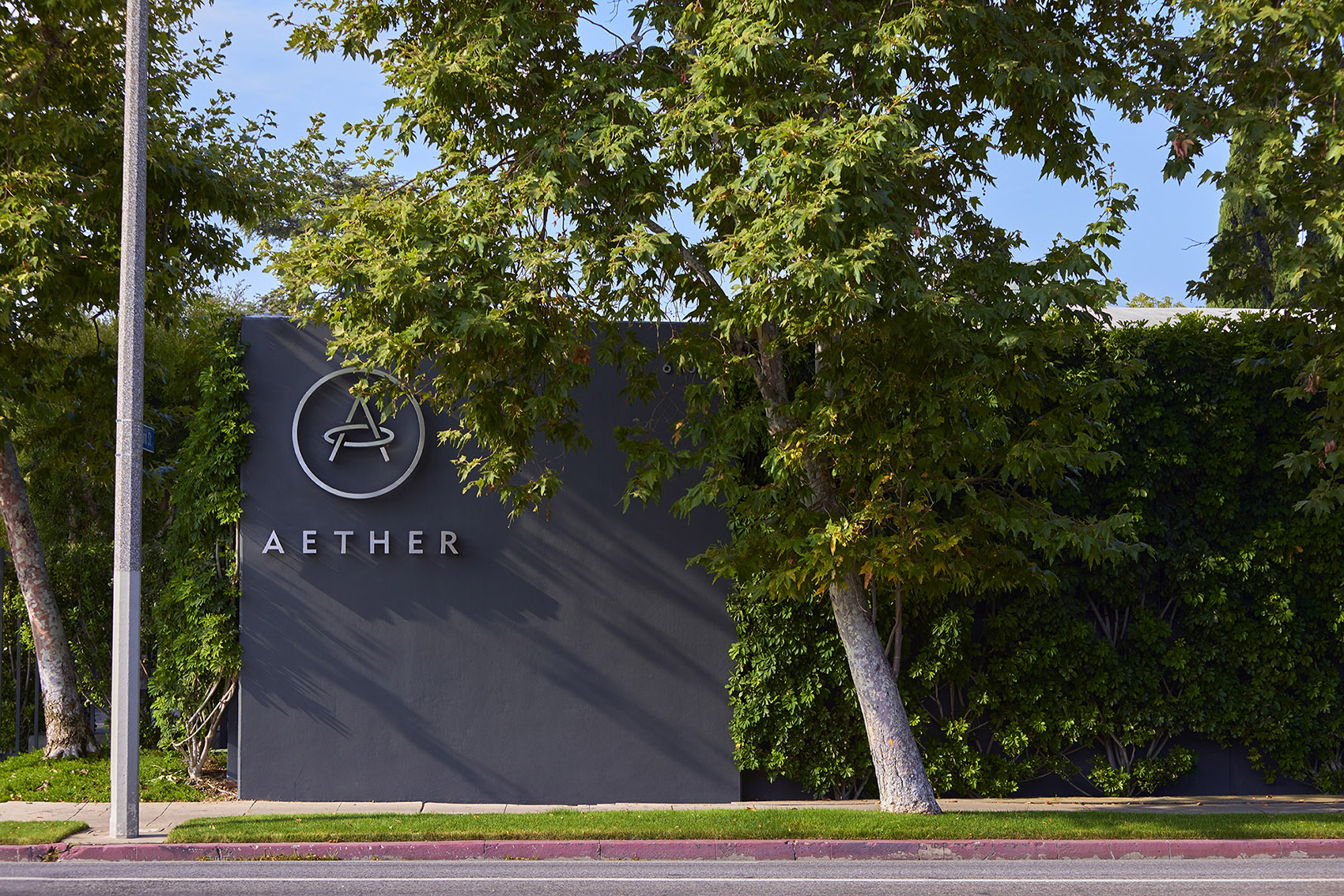 Aether Apparel Headquarters by Assembledge+ - 谷德设计网
