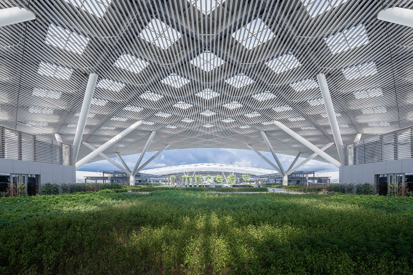 Shenzhen World, China by VP - 谷德设计网