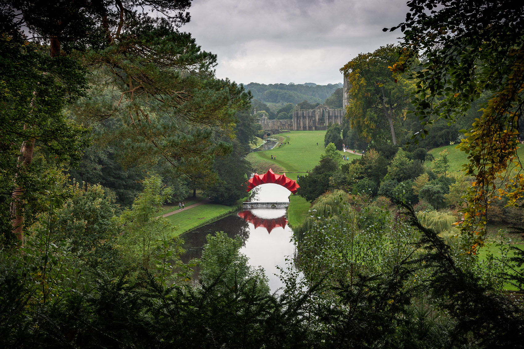 ‘Bridged’ by Steve Messam - 谷德设计网