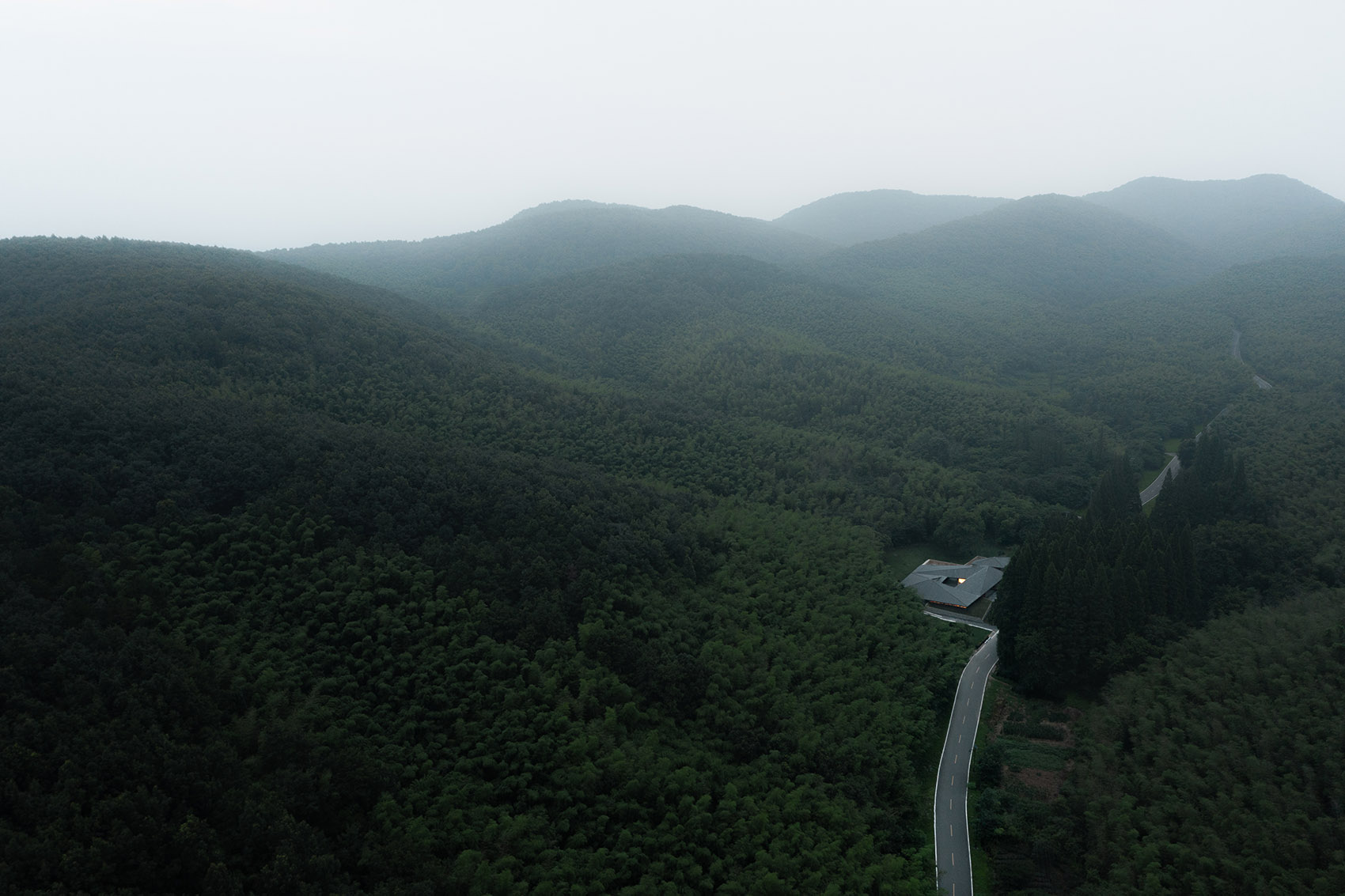Wuxiang Mountain Qiu Hu Station, Nanjing, China by Mix Architecture - 谷德设计网