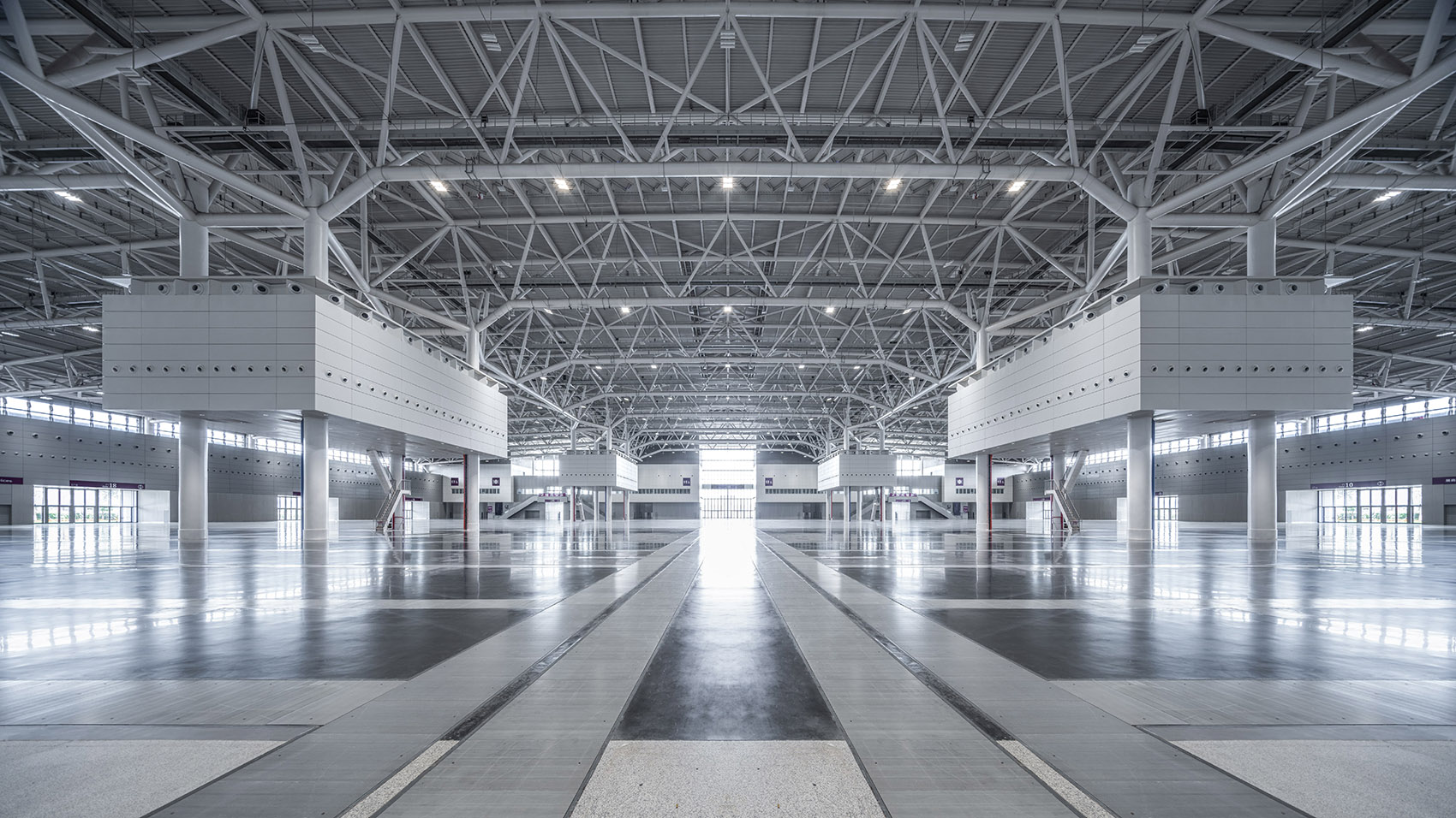 Shenzhen World, China by VP - 谷德设计网