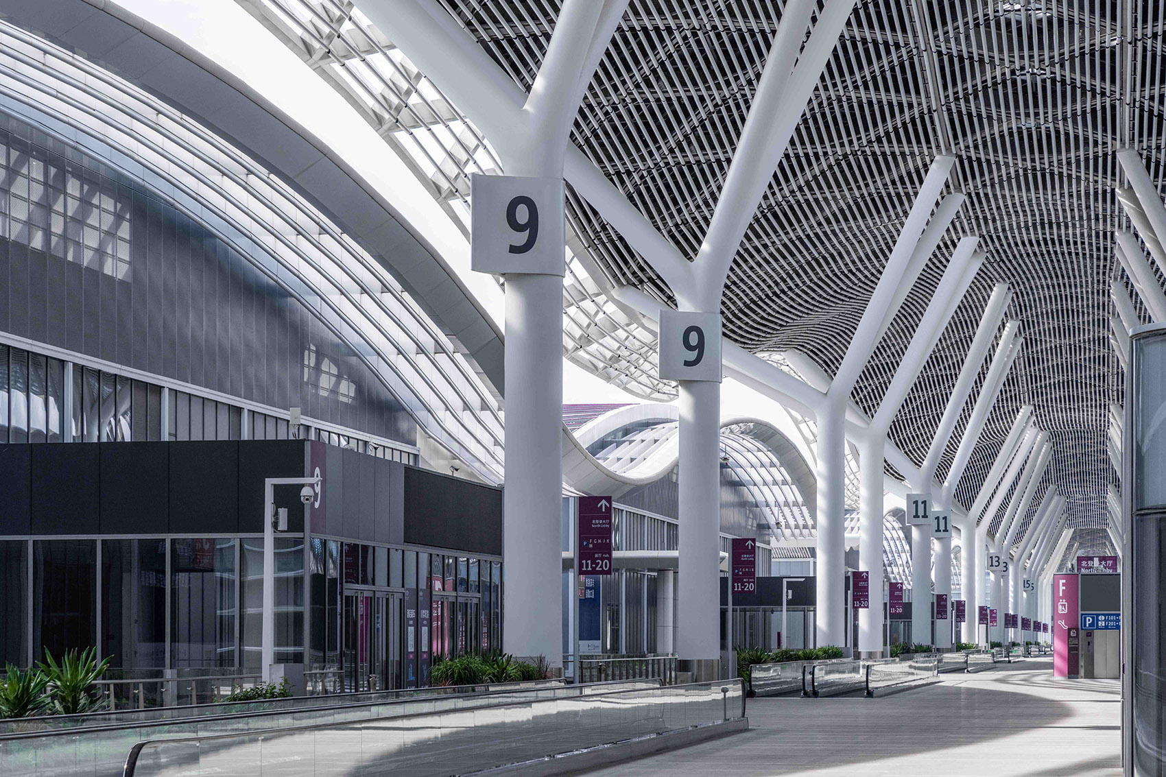 Shenzhen World, China by VP - 谷德设计网