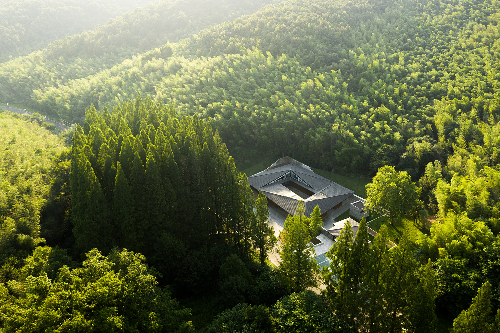 Wuxiang Mountain Qiu Hu Station, Nanjing, China by Mix Architecture - 谷德设计网