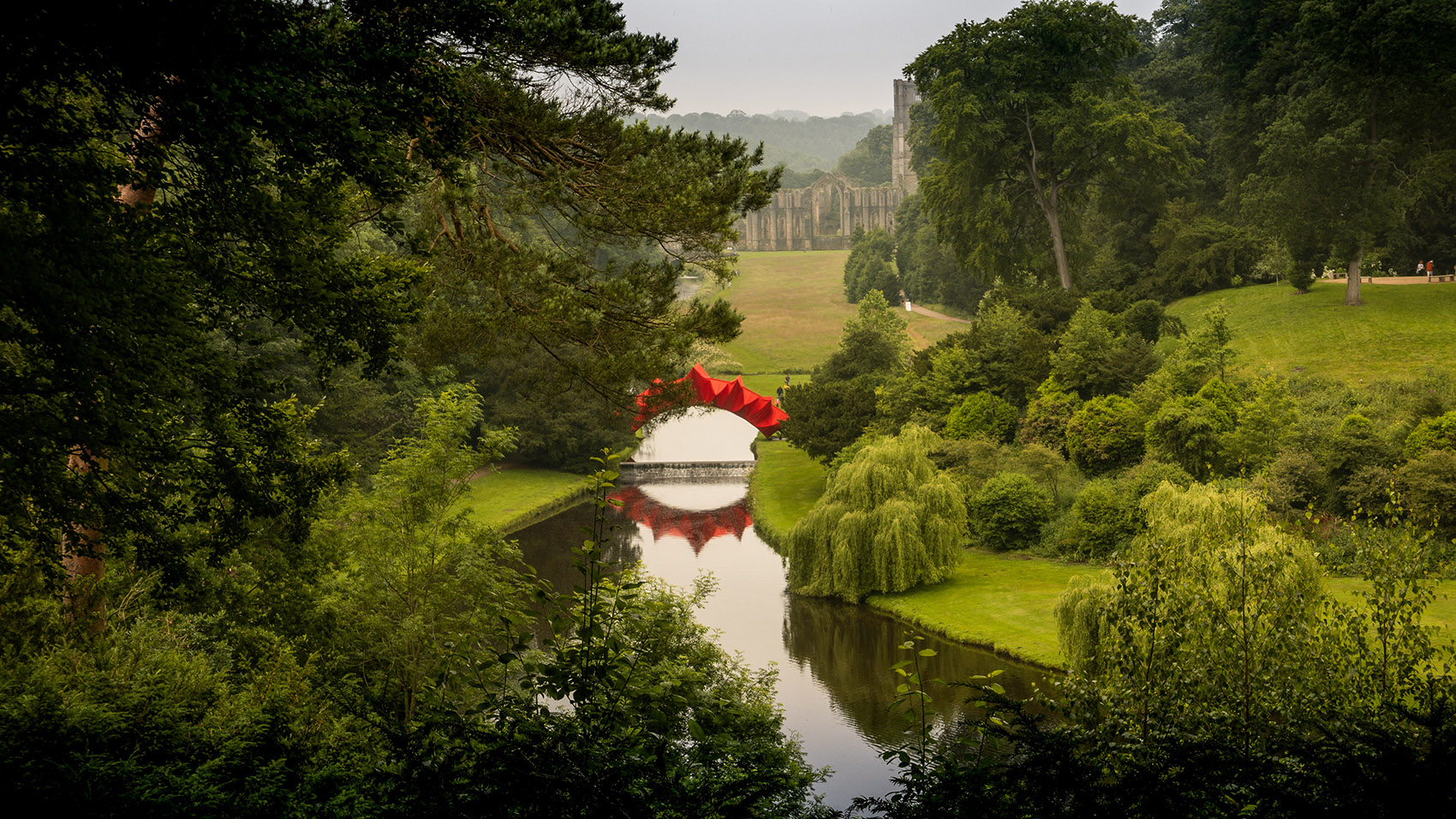 ‘Bridged’ by Steve Messam - 谷德设计网