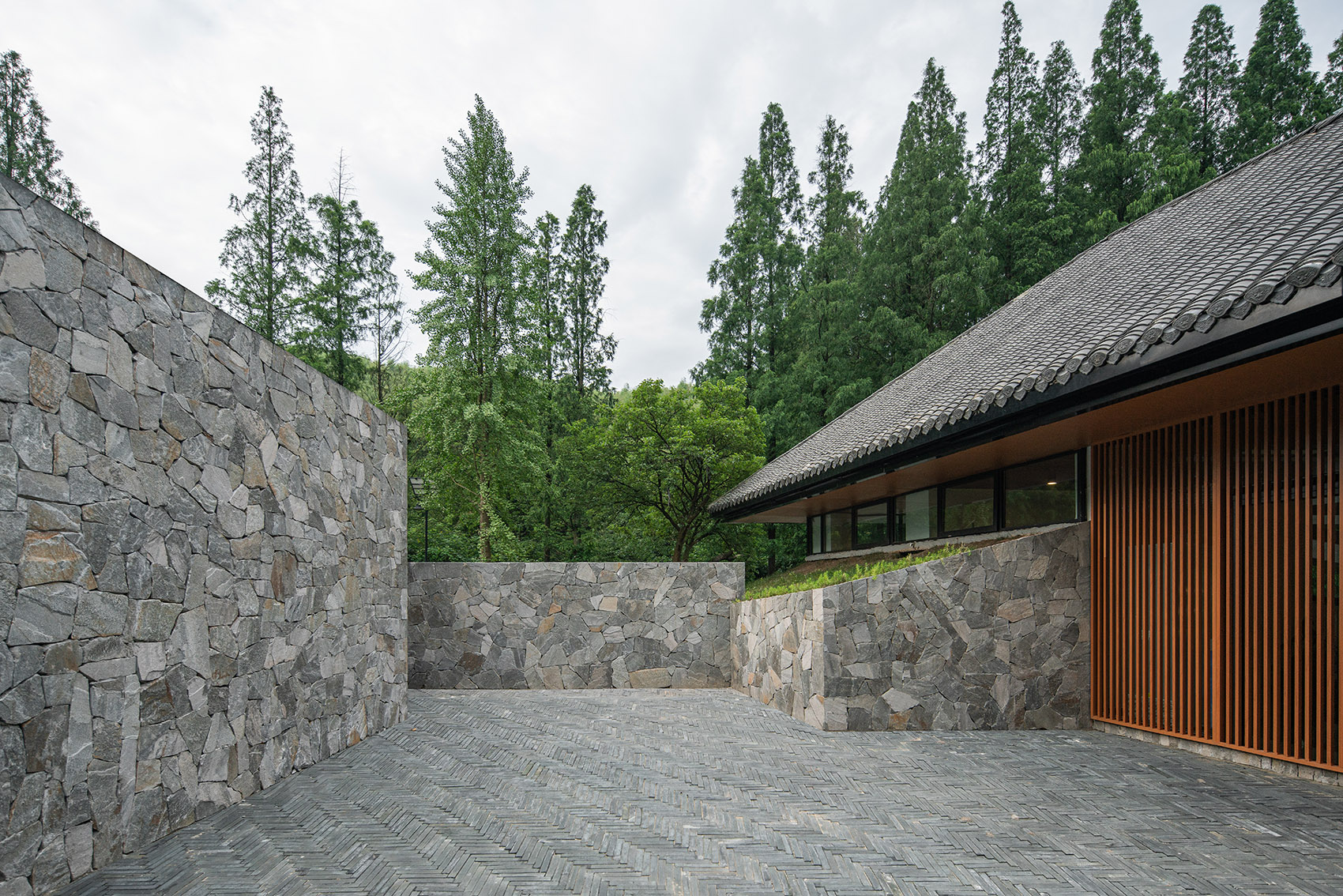 Wuxiang Mountain Qiu Hu Station, Nanjing, China by Mix Architecture - 谷德设计网