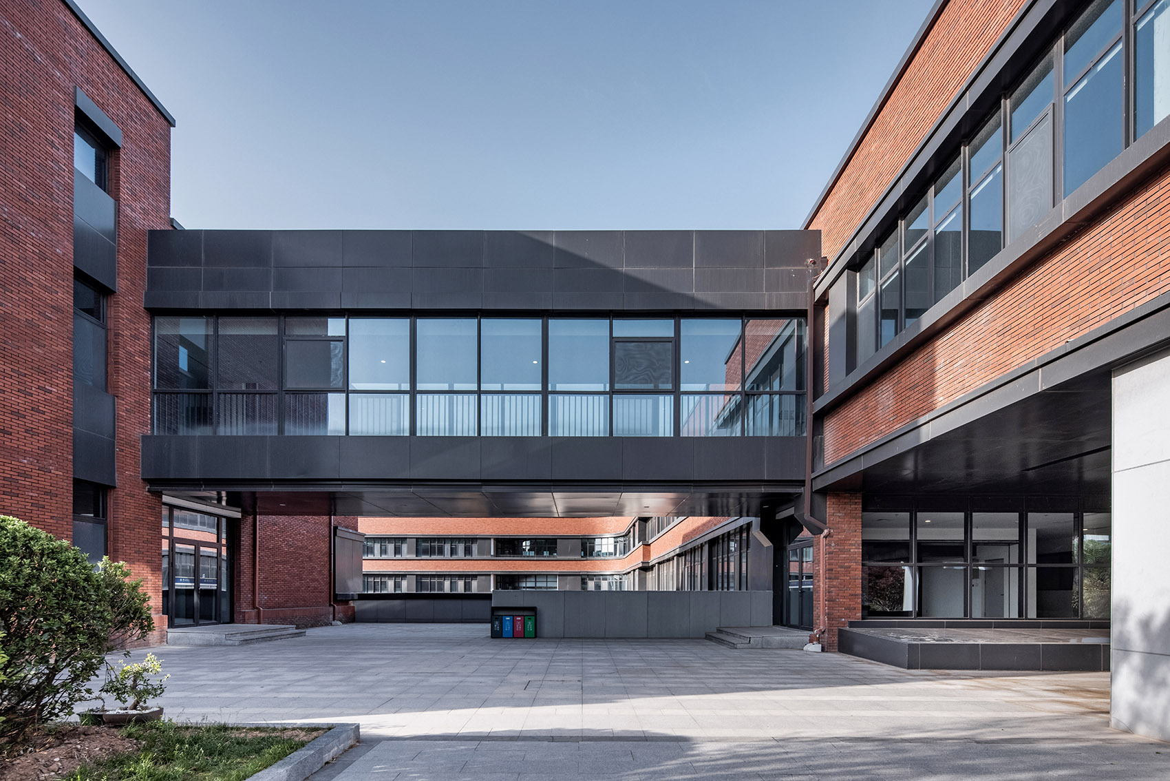 Jinan Xinhang Experimental Foreign Language School, China by Qingdao ...