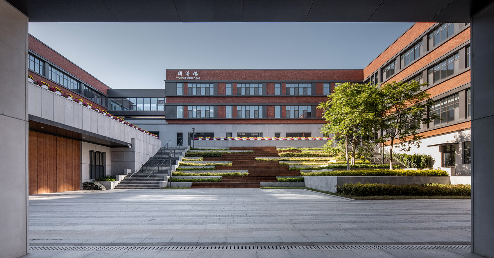Jinan Xinhang Experimental Foreign Language School, China by Qingdao ...