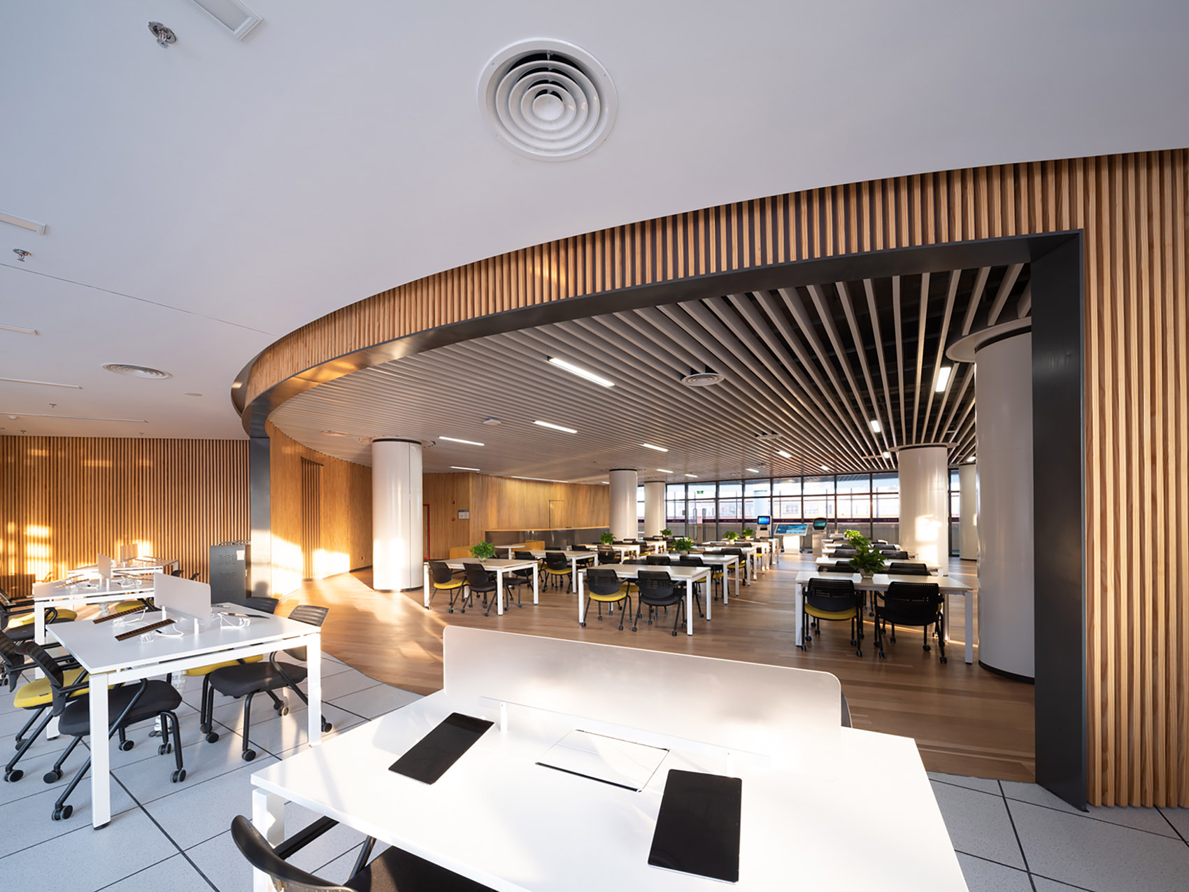 Jinan Xinhang Experimental Foreign Language School, China by Qingdao ...