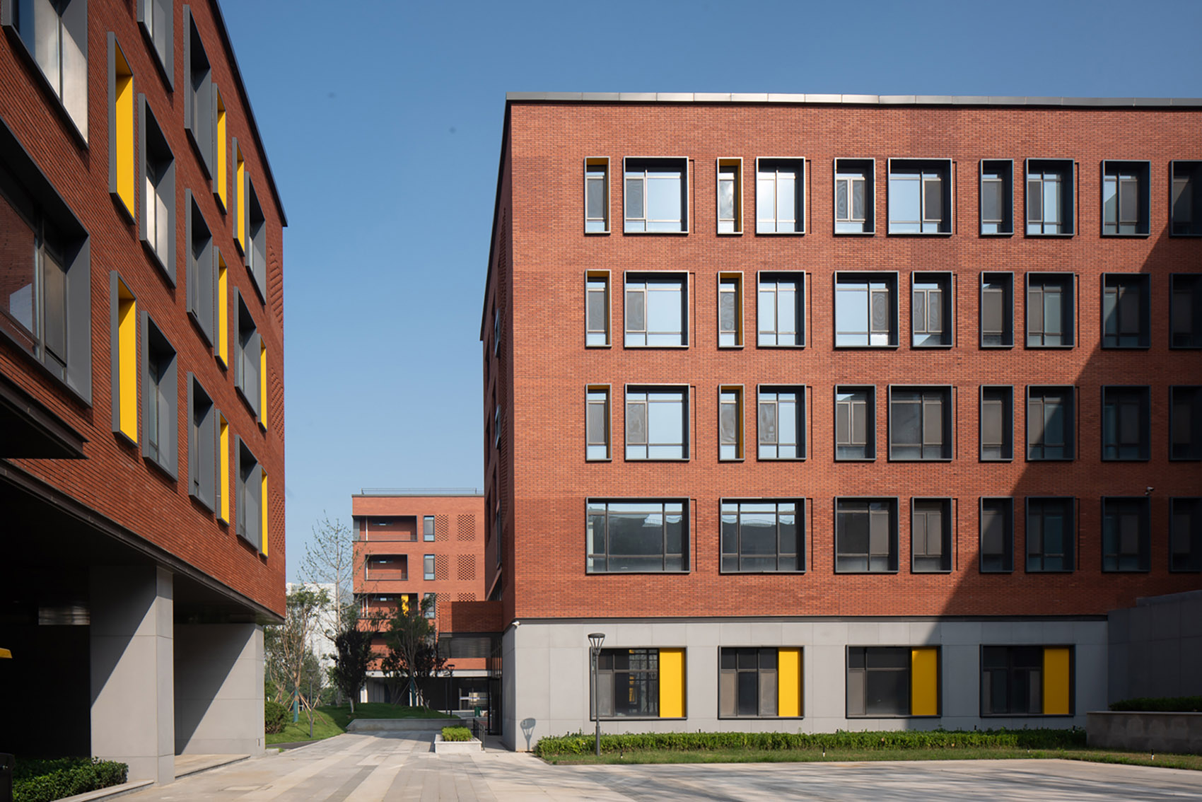 Jinan Xinhang Experimental Foreign Language School, China by Qingdao ...