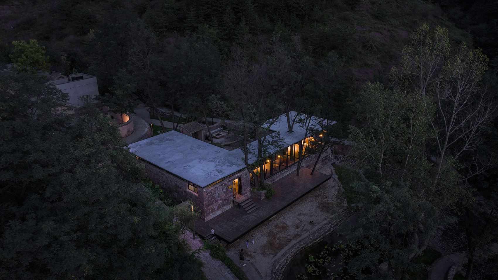 The Arsenal Café, China by 3andwich Deisgn - 谷德设计网