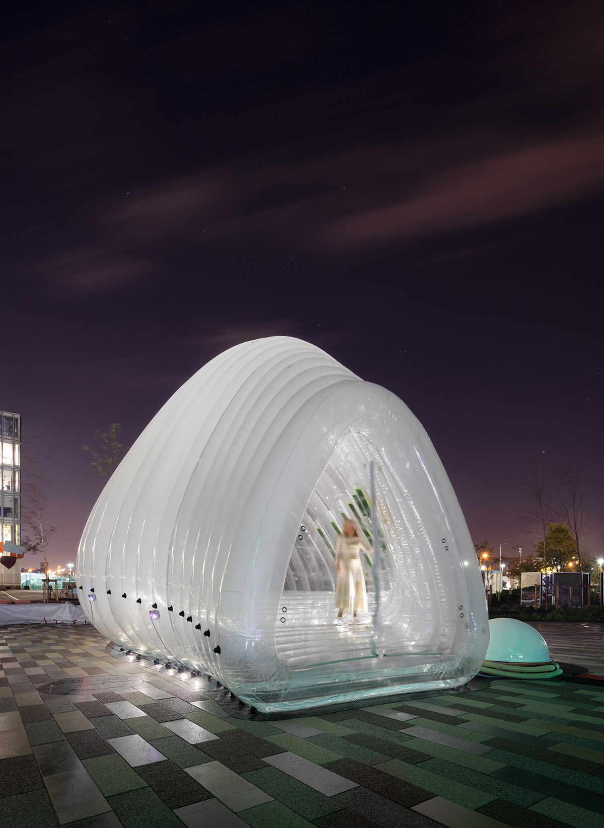 Air Bubble air-purifying eco-machine by ecoLogicStudio - 谷德设计网