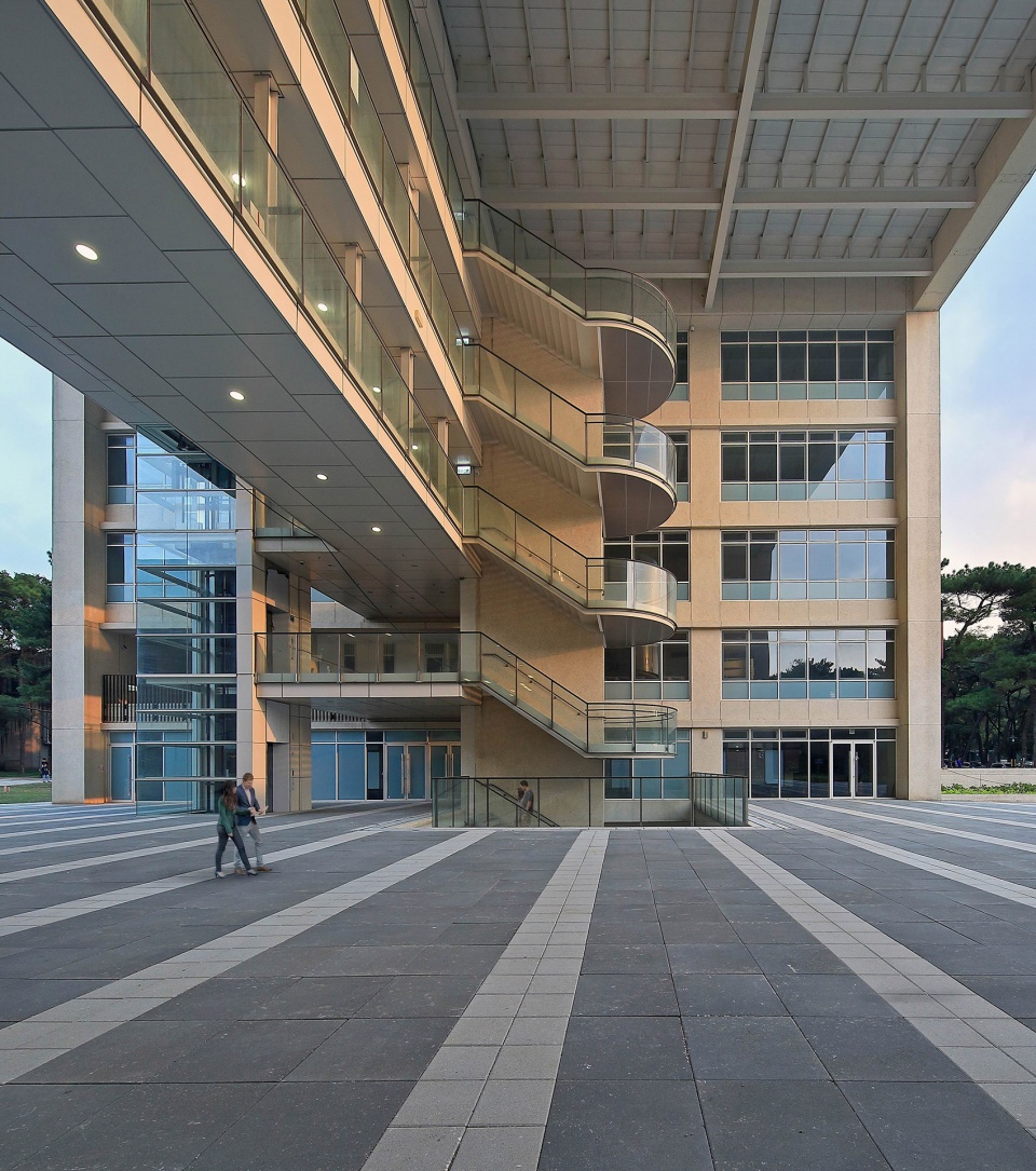 Multi-Functional Auditorium, National Central University by JJP ...