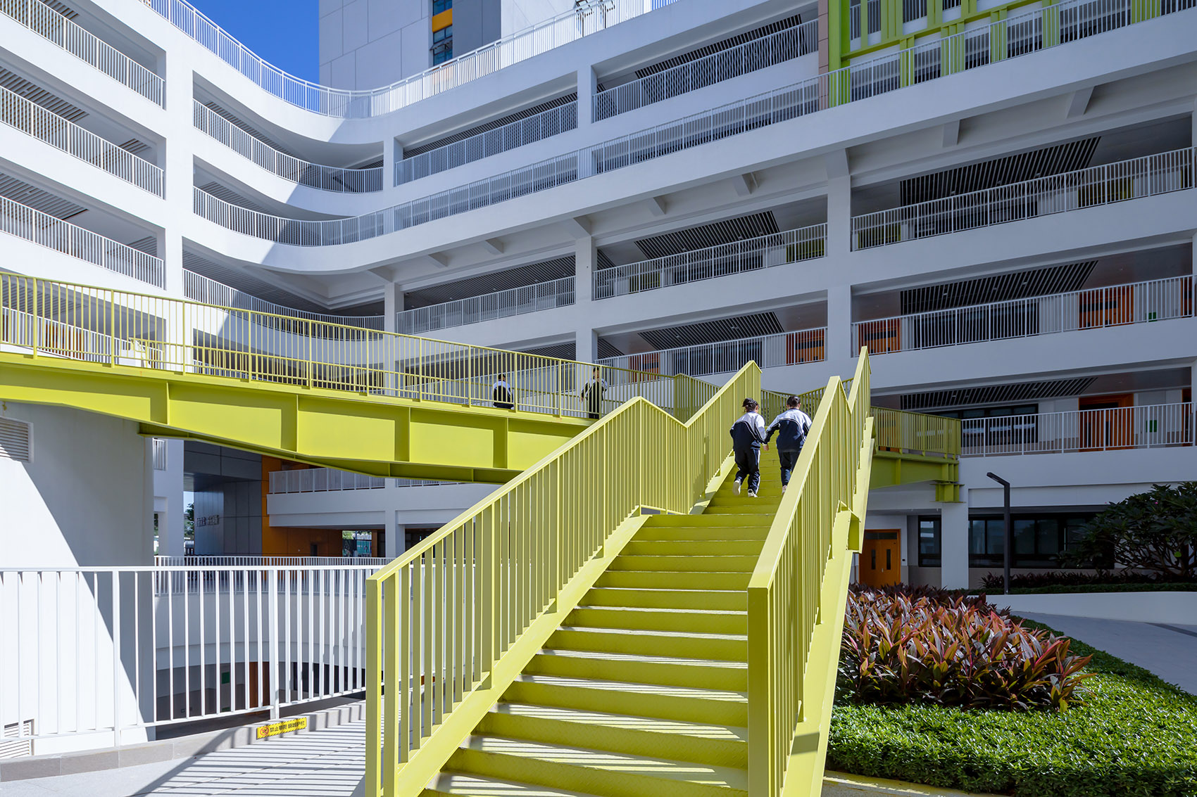 Shenzhen Eastern Bay Area Experimental School, China by Jeffery Design ...