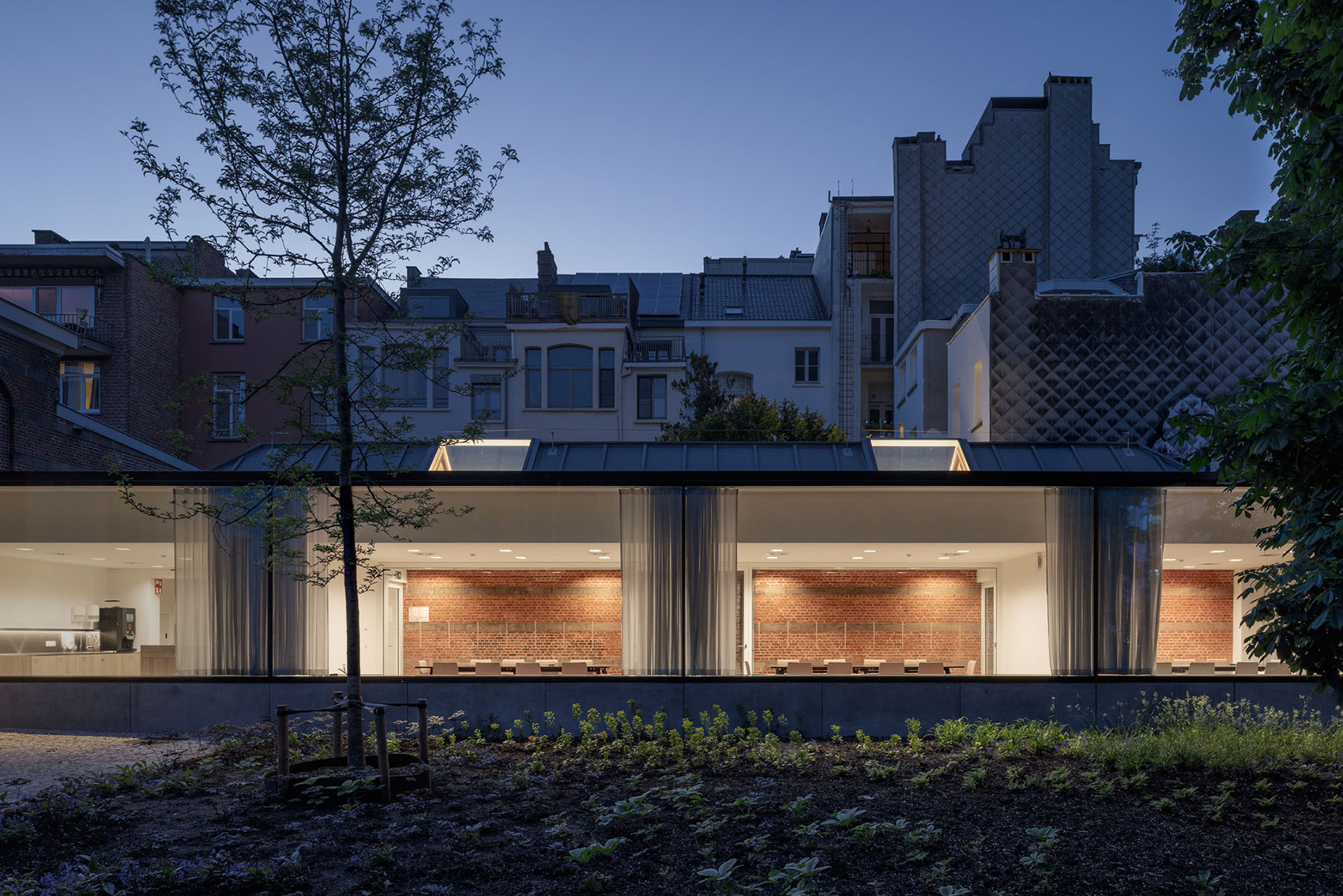 Transformation De Harmonie Antwerp by Atelier Kempe Thill - 谷德设计网