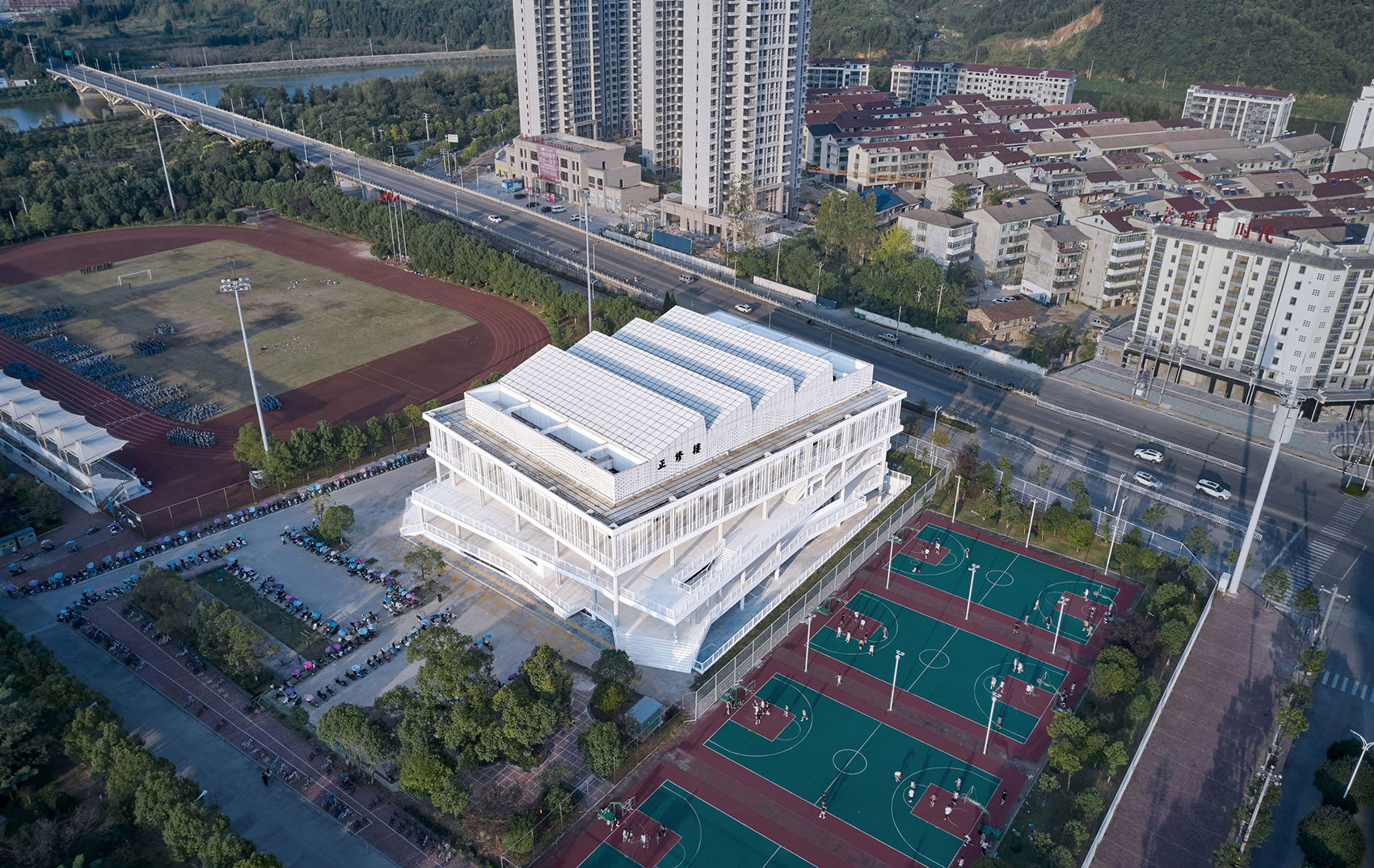 Yihuang 1st High School Complex, Jiangxi, China by Leeko Studio - 谷德设计网