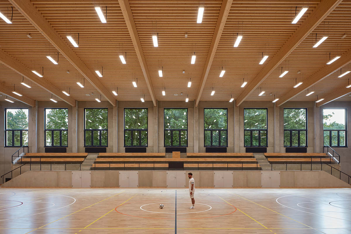 Sports Hall in Borky by ov-a - 谷德设计网