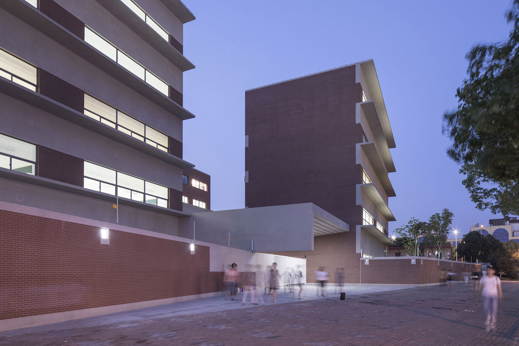 The Huafa Road South Campus of Shanghai XuHui High School, China by ...