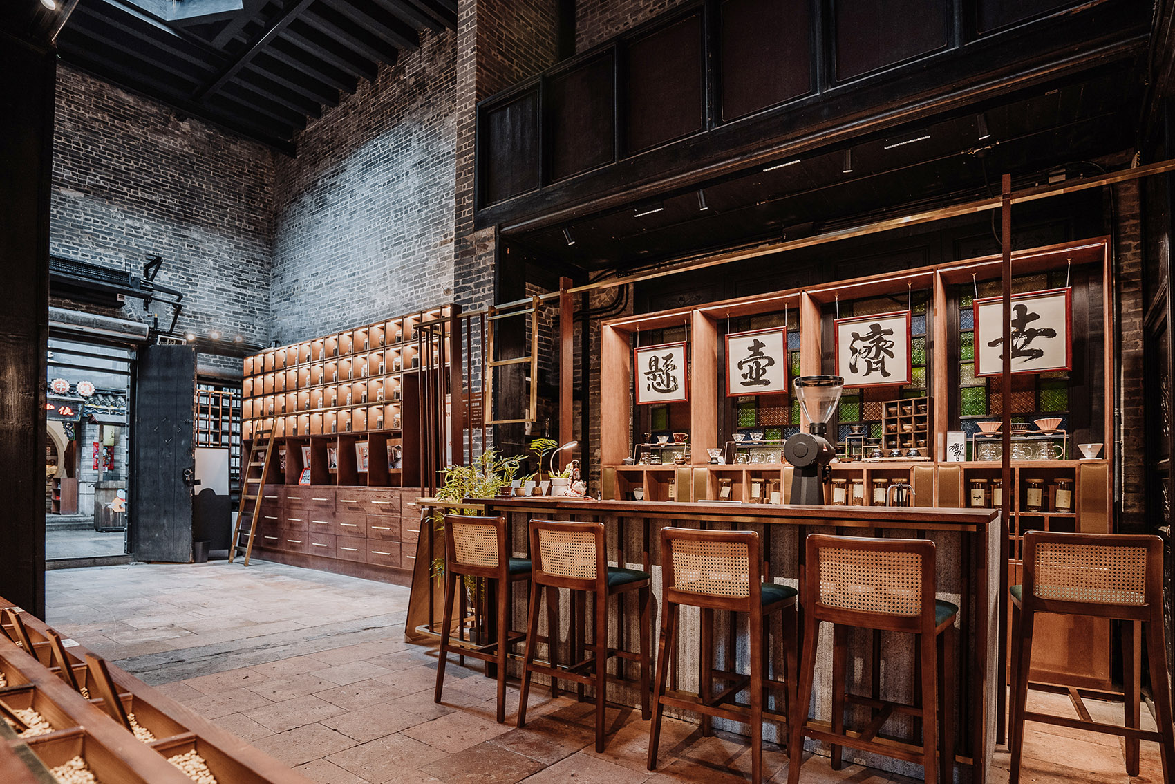 Gotlot Café @ Lingnan Tiandi, China by Studio COLY - 谷德设计网