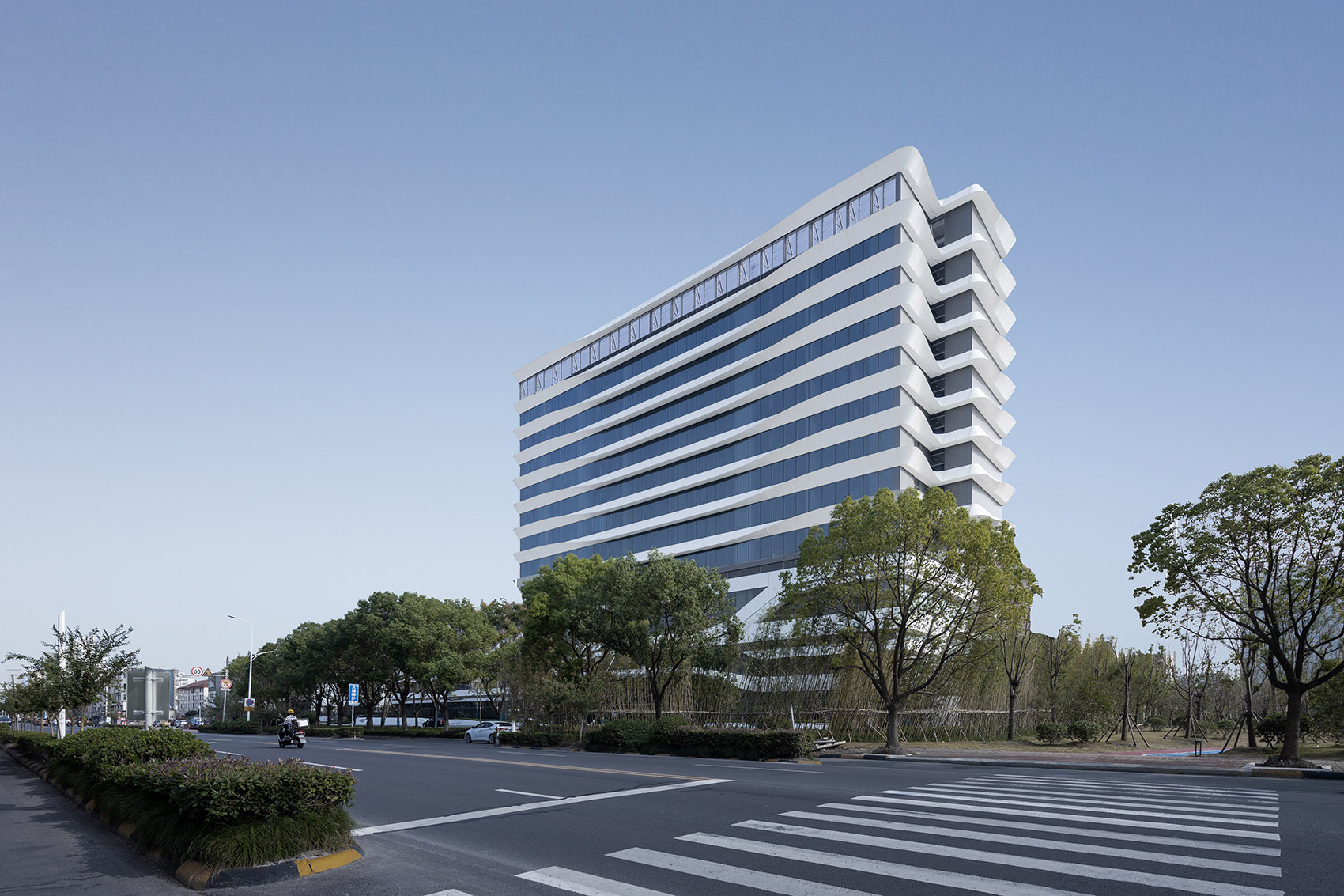 Days Inn Haimen, China by RUF Architects - 谷德设计网