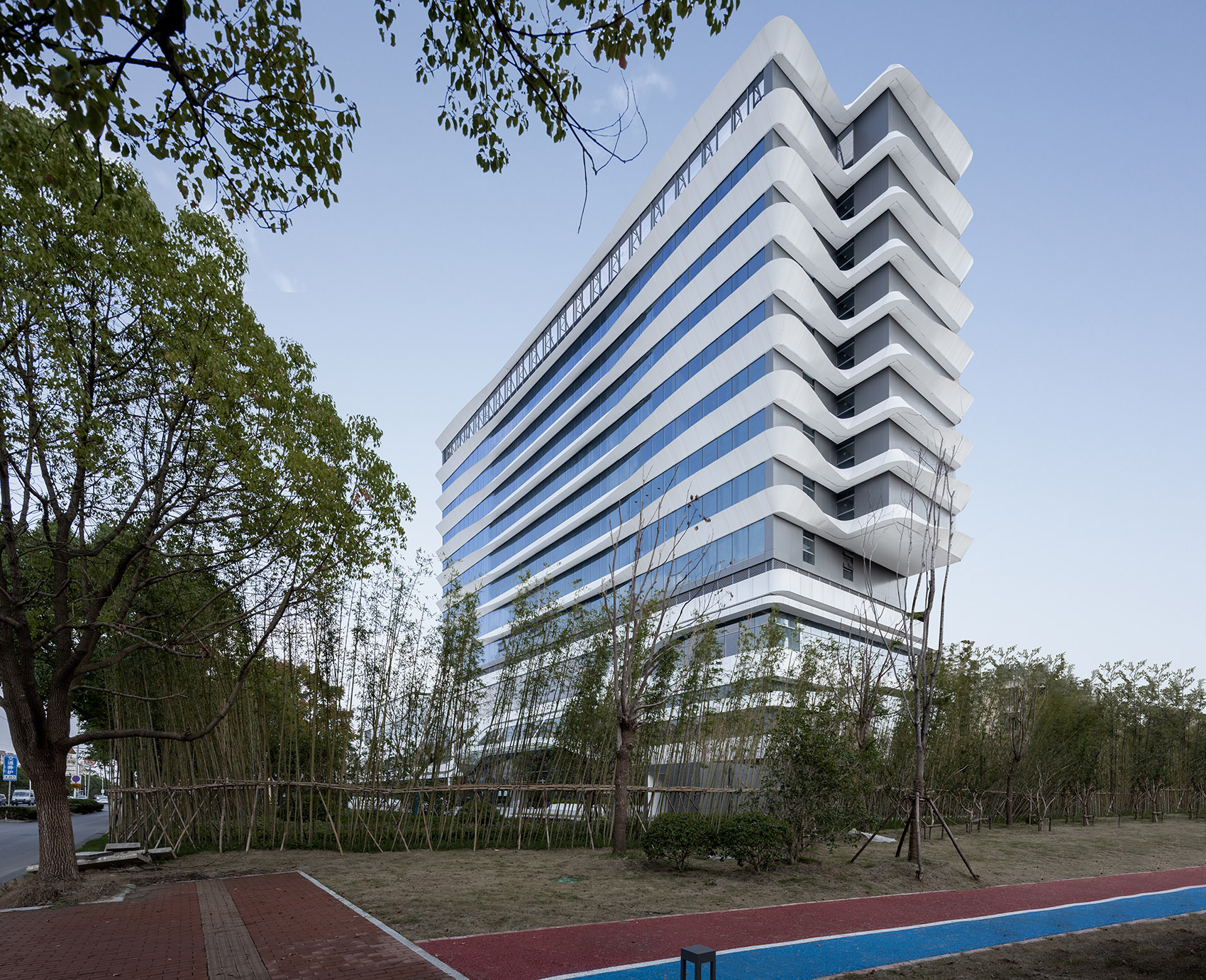 Days Inn Haimen, China by RUF Architects - 谷德设计网