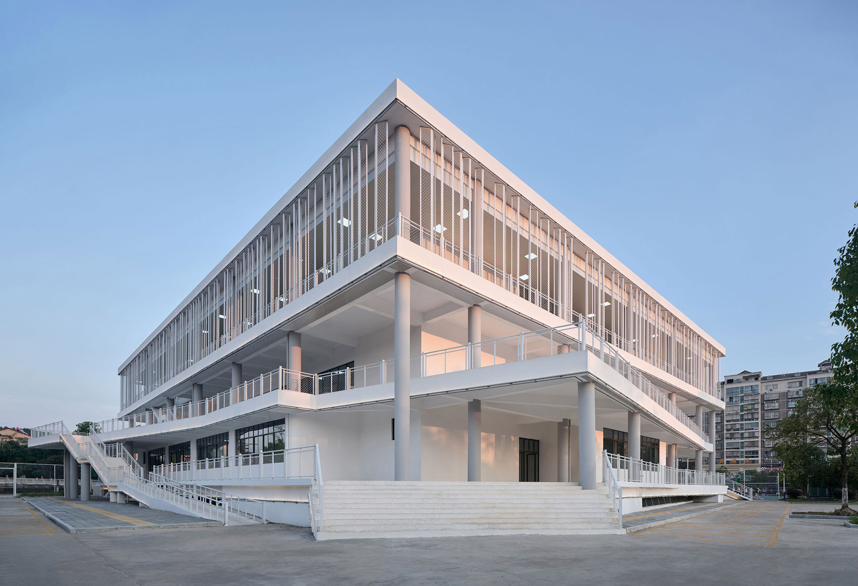 宜黄一中综合楼，江西 / 以靠建筑 - 谷德设计网