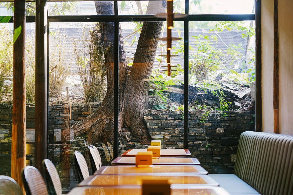 SWOOP Coffee and Taixi Restaurant, China by Hangzhou Guantang Interior ...