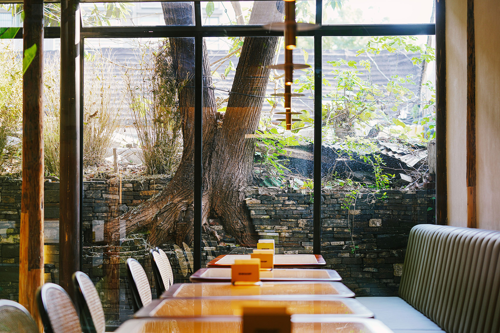 SWOOP Coffee and Taixi Restaurant, China by Hangzhou Guantang Interior ...