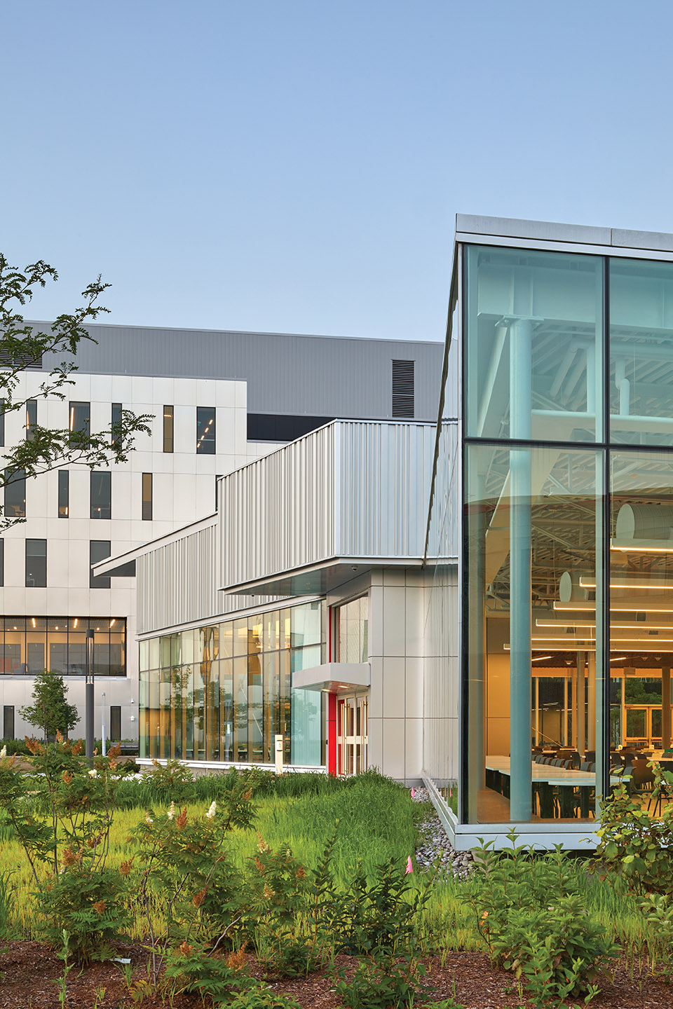 Newnham Campus Food Hall Seneca College by Taylor Smyth Architects - 谷德设计网