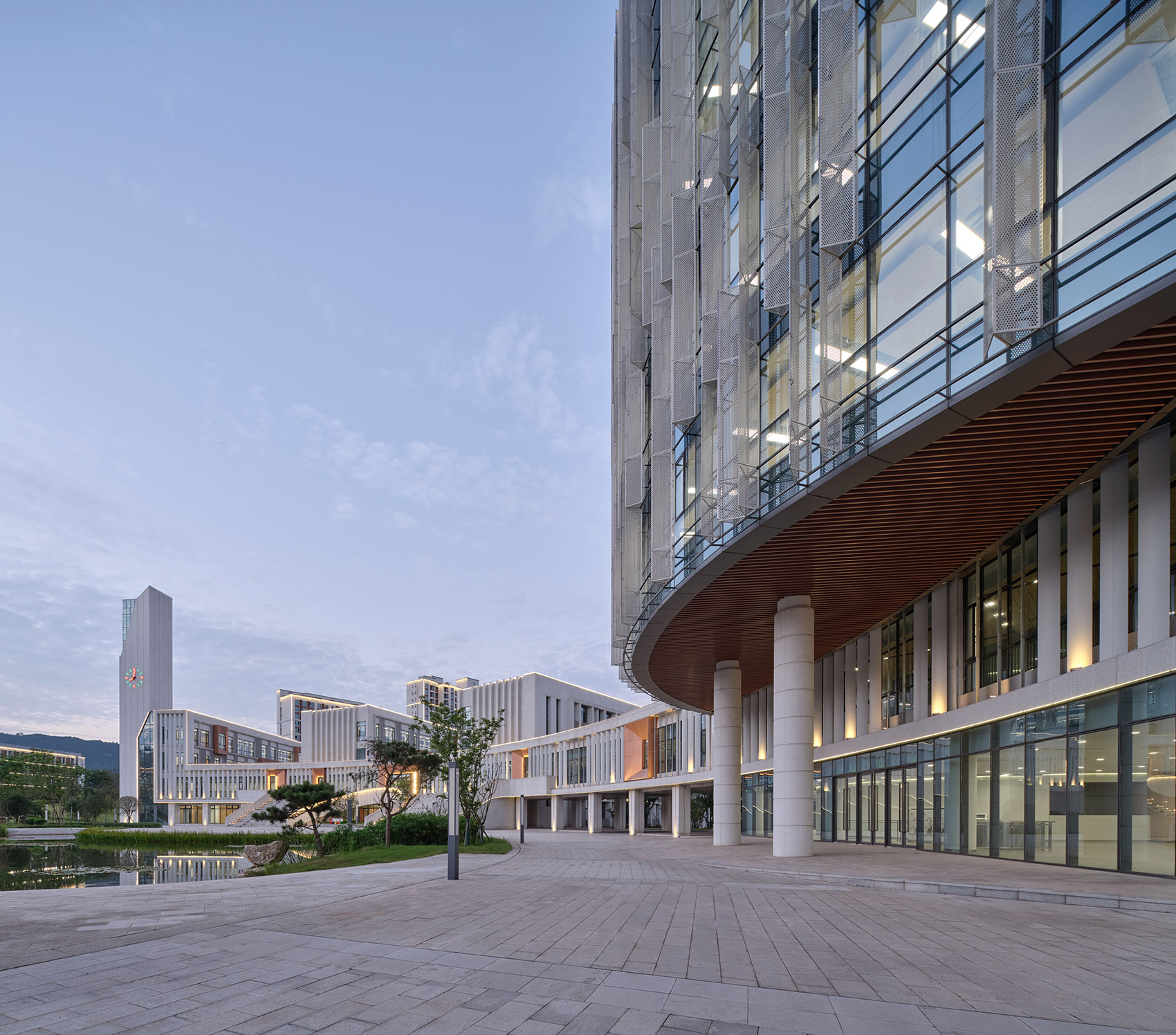 Chengdu Institute of Sichuan Internatioanl Studies University (Yibin ...