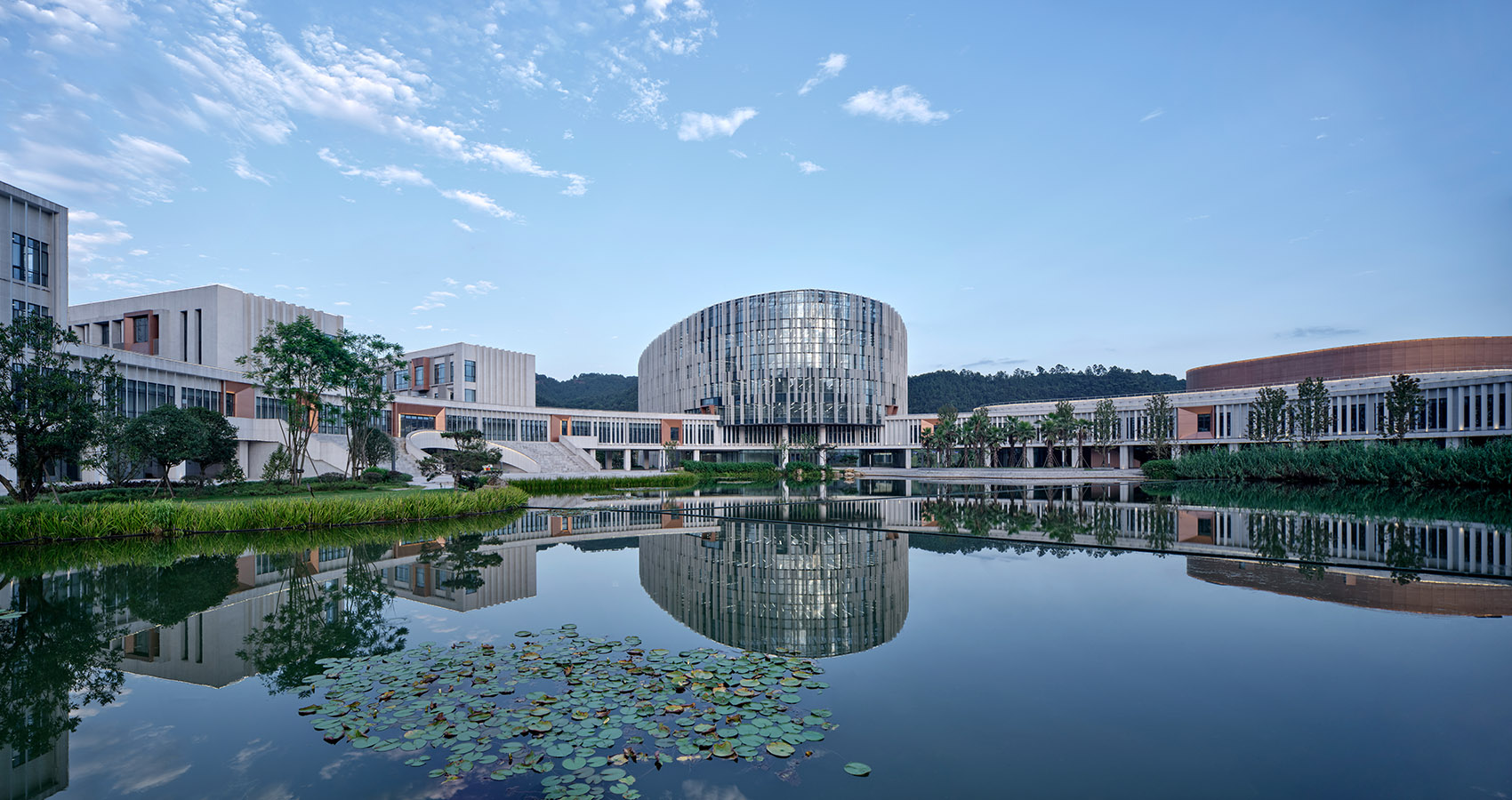 Chengdu Institute of Sichuan Internatioanl Studies University (Yibin ...